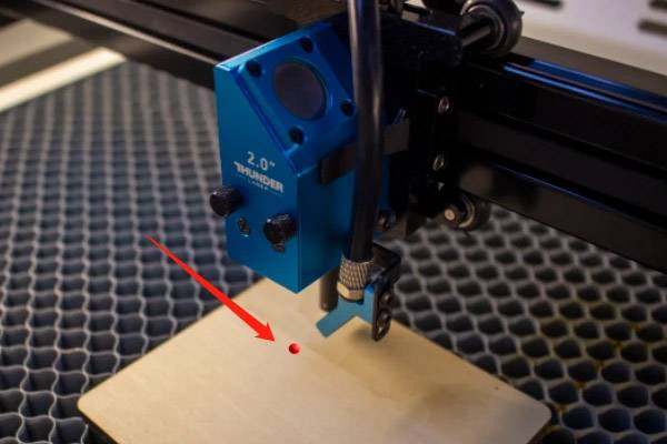 Developing Cutting-Edge Technology | THUNDER LASER