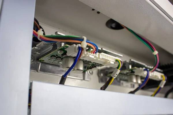 Developing Cutting-Edge Technology | THUNDER LASER